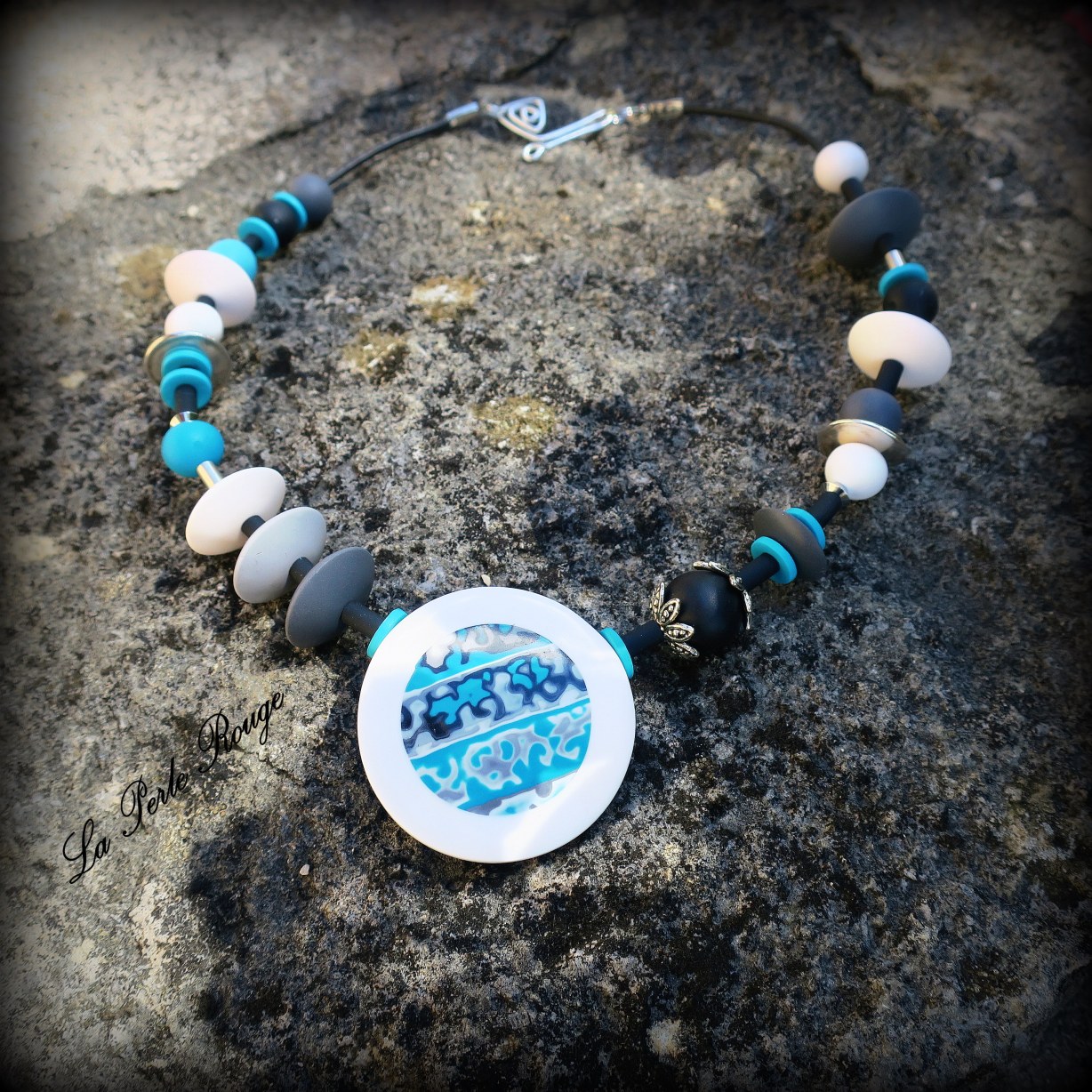 La Perle Rouge reprend en douceur. | ArtizanArt